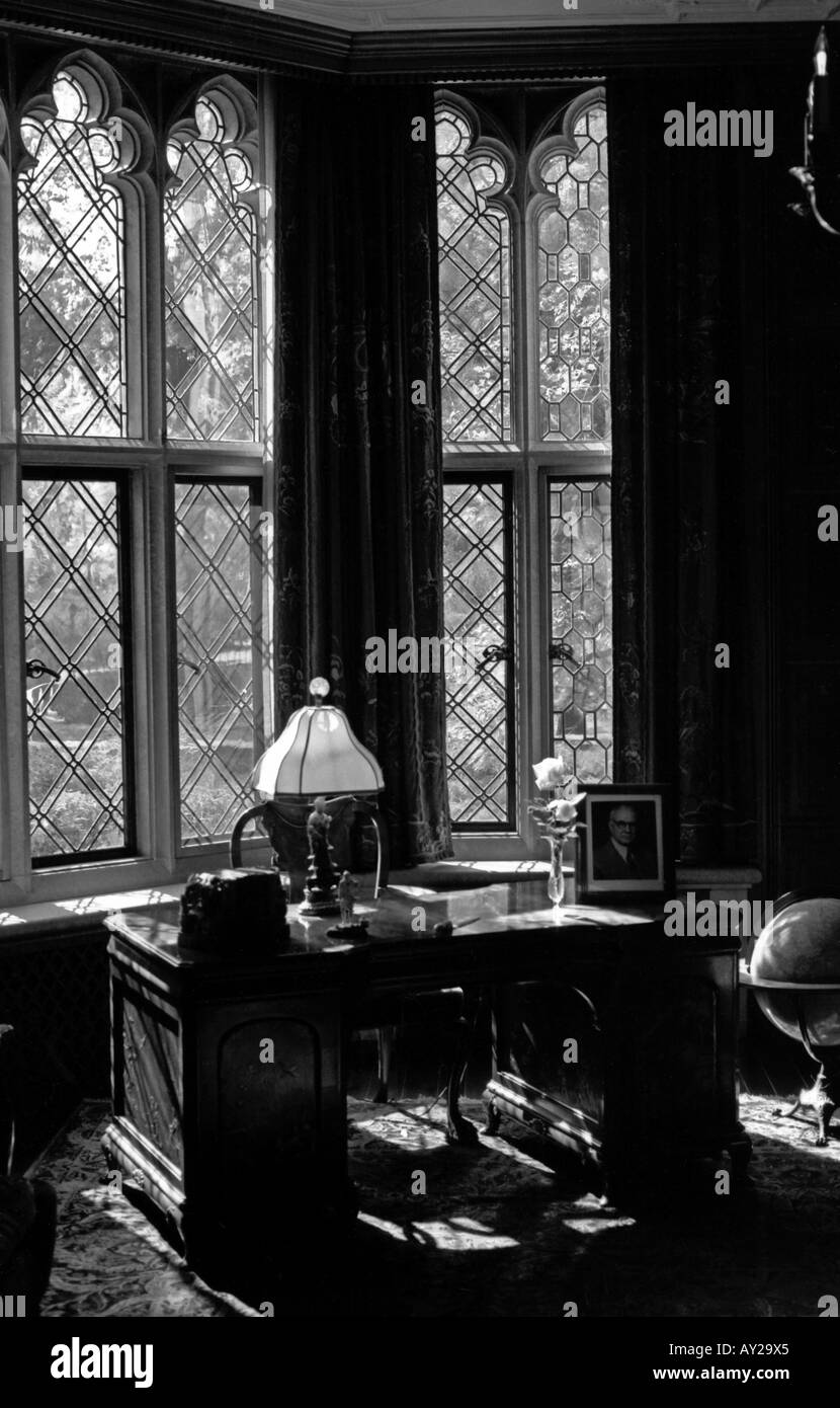 Tudor style home Black and White Stock Photos & Images - Alamy