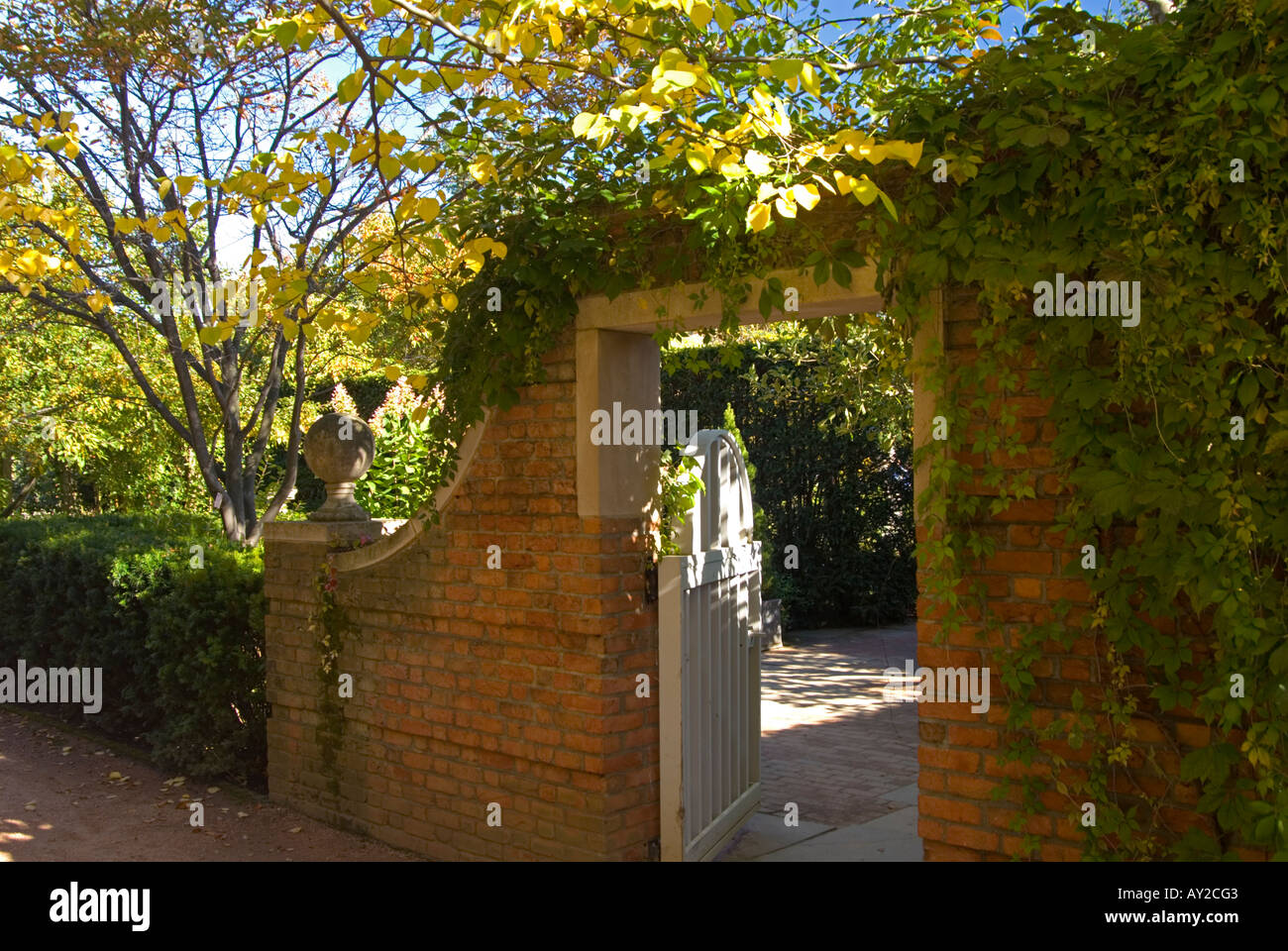 English Garden Gate Stock Photo - Alamy