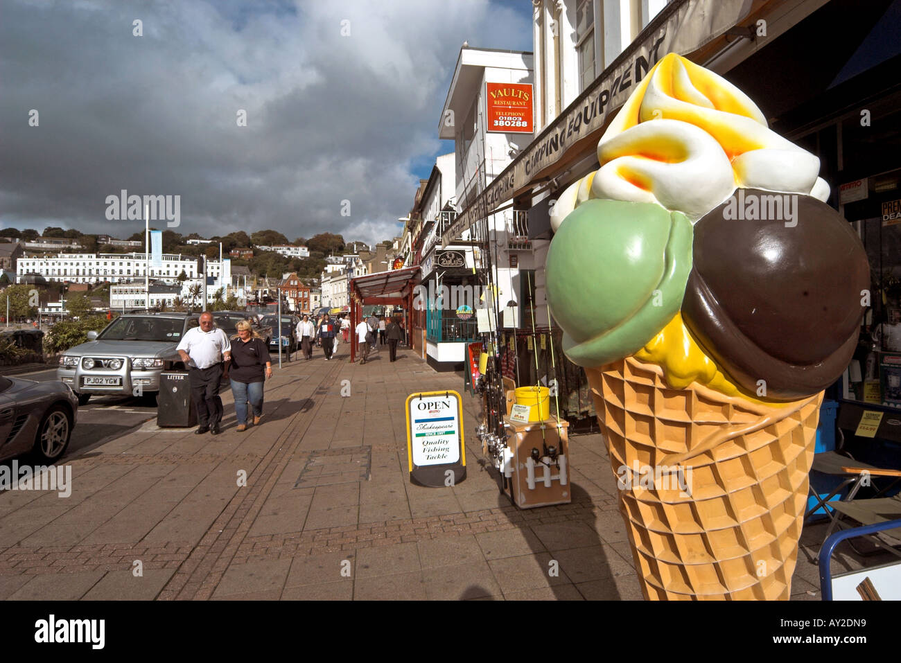 Shopping area district torquay hi-res stock photography and images - Alamy