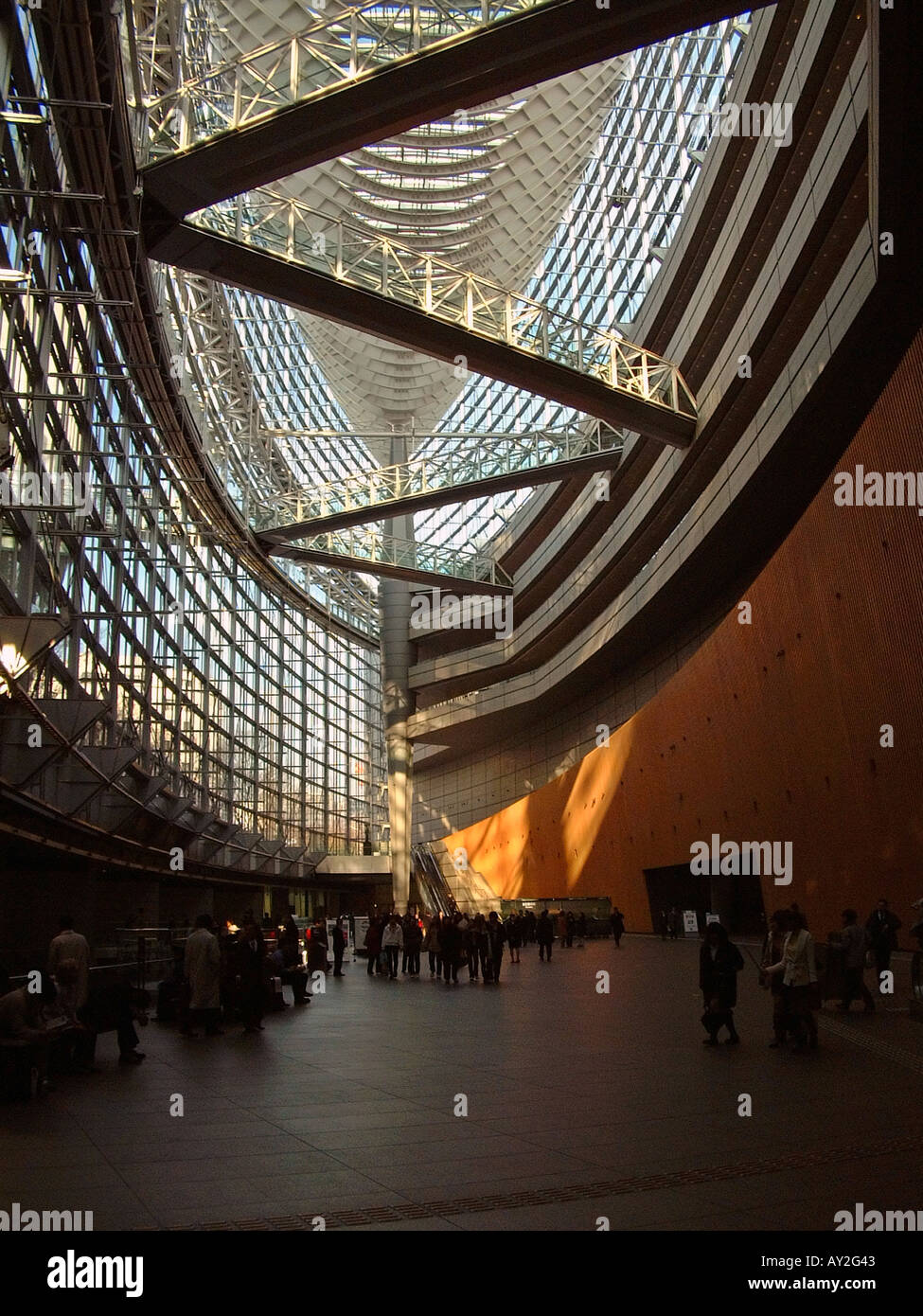 Central atrium forum hi-res stock photography and images - Alamy