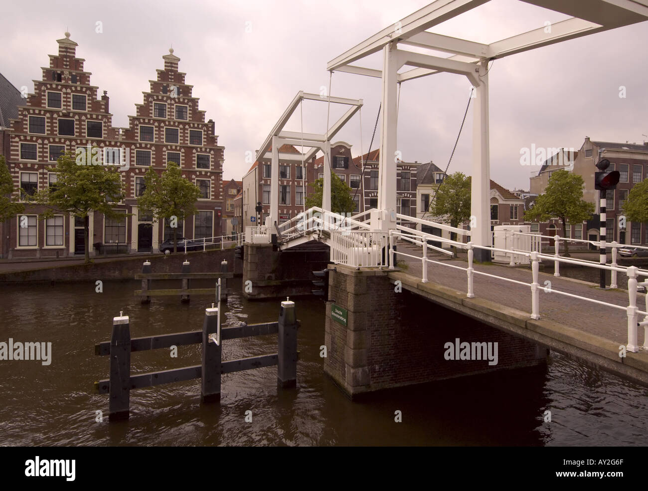 Dutch canal bridge opening hi-res stock photography and images - Alamy