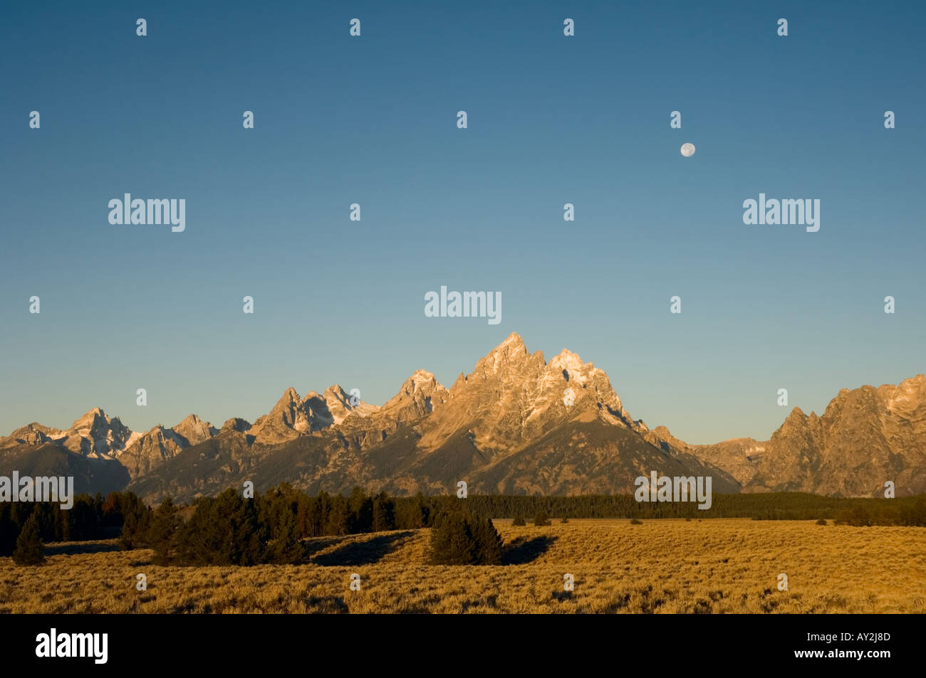 Moon over tetons hi-res stock photography and images - Alamy