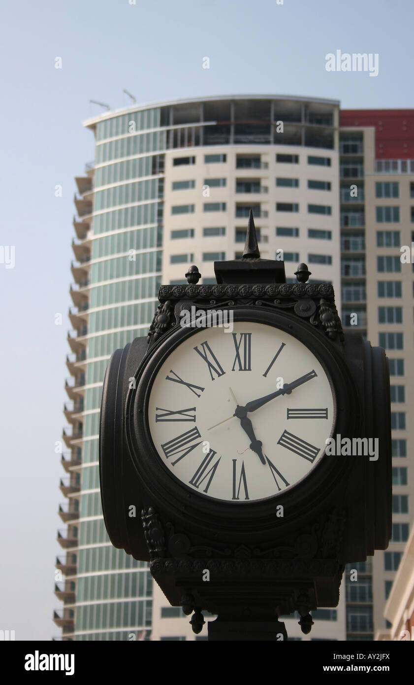 Clock front hi-res stock photography and images - Alamy