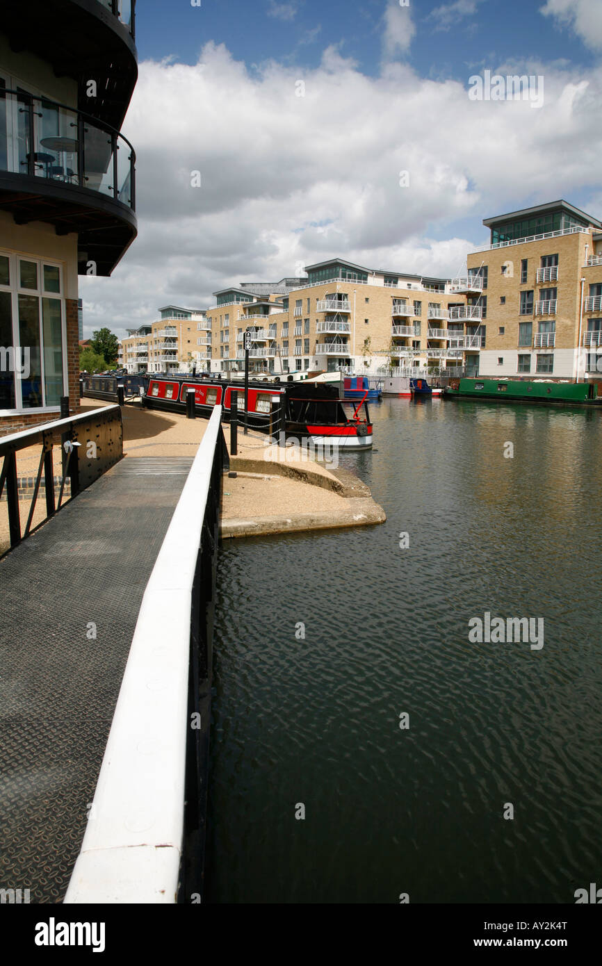 Brentford Lock in Brentford, London Stock Photo - Alamy