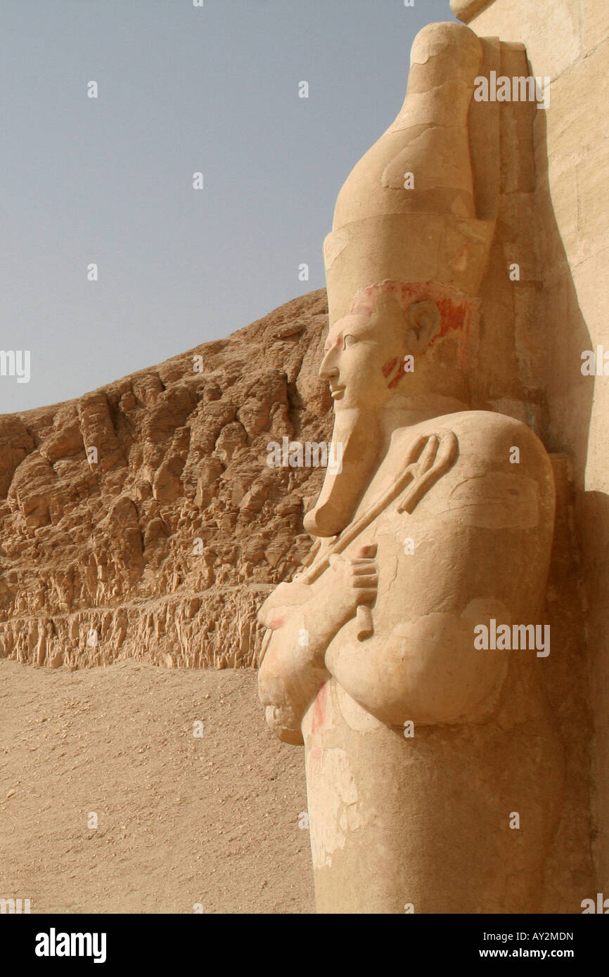 Osirian statue of hatshepsut at her tomb hi-res stock photography and ...