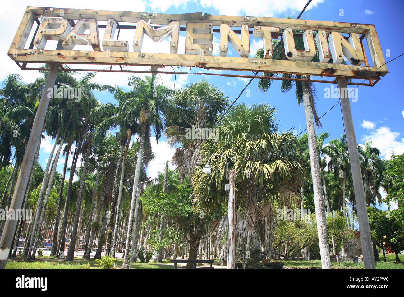 Palmentuin paramaribo High Resolution Stock Photography and Images - Alamy