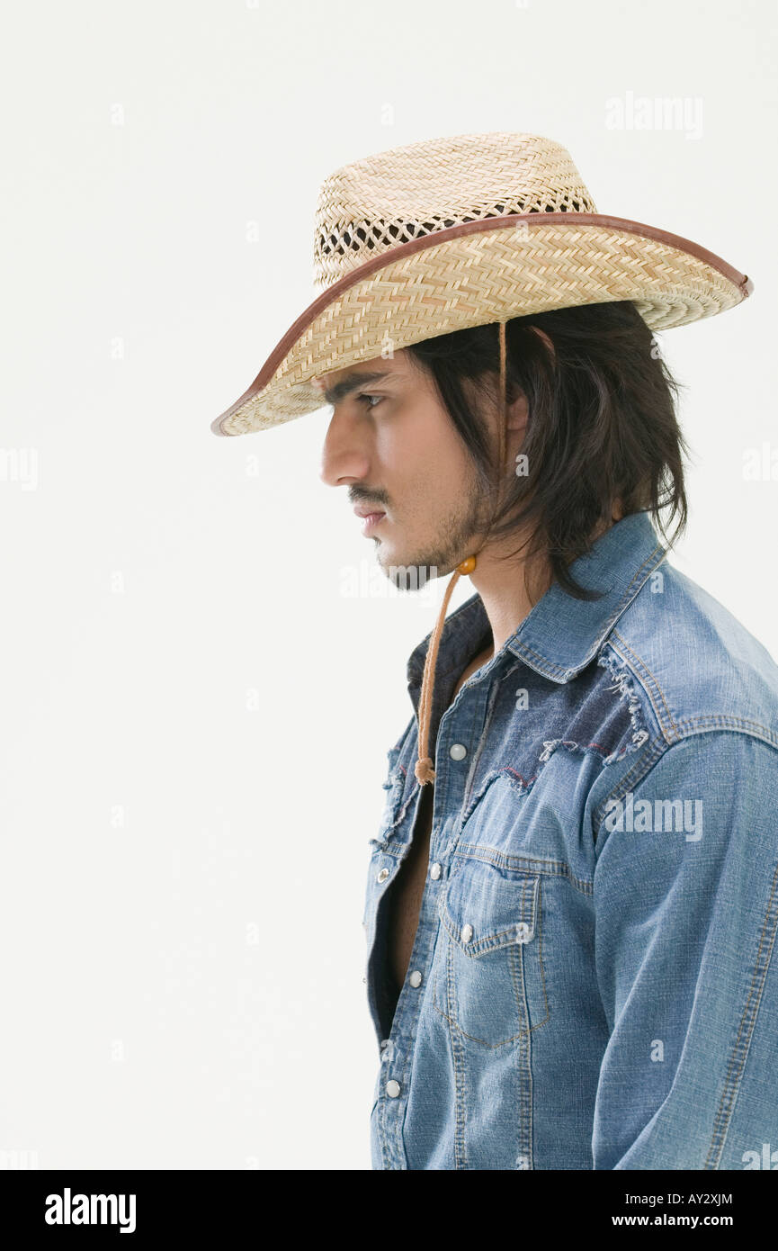 Side profile man wearing hat hi-res stock photography and images - Alamy