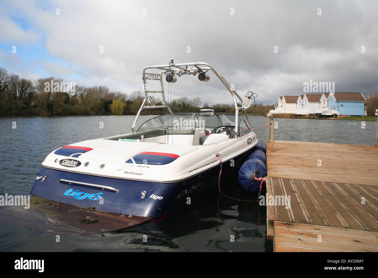 Cerney lake hi-res stock photography and images - Alamy