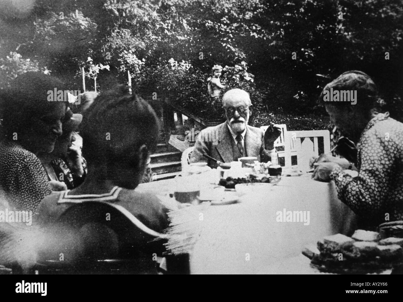 Freud family hi-res stock photography and images - Alamy