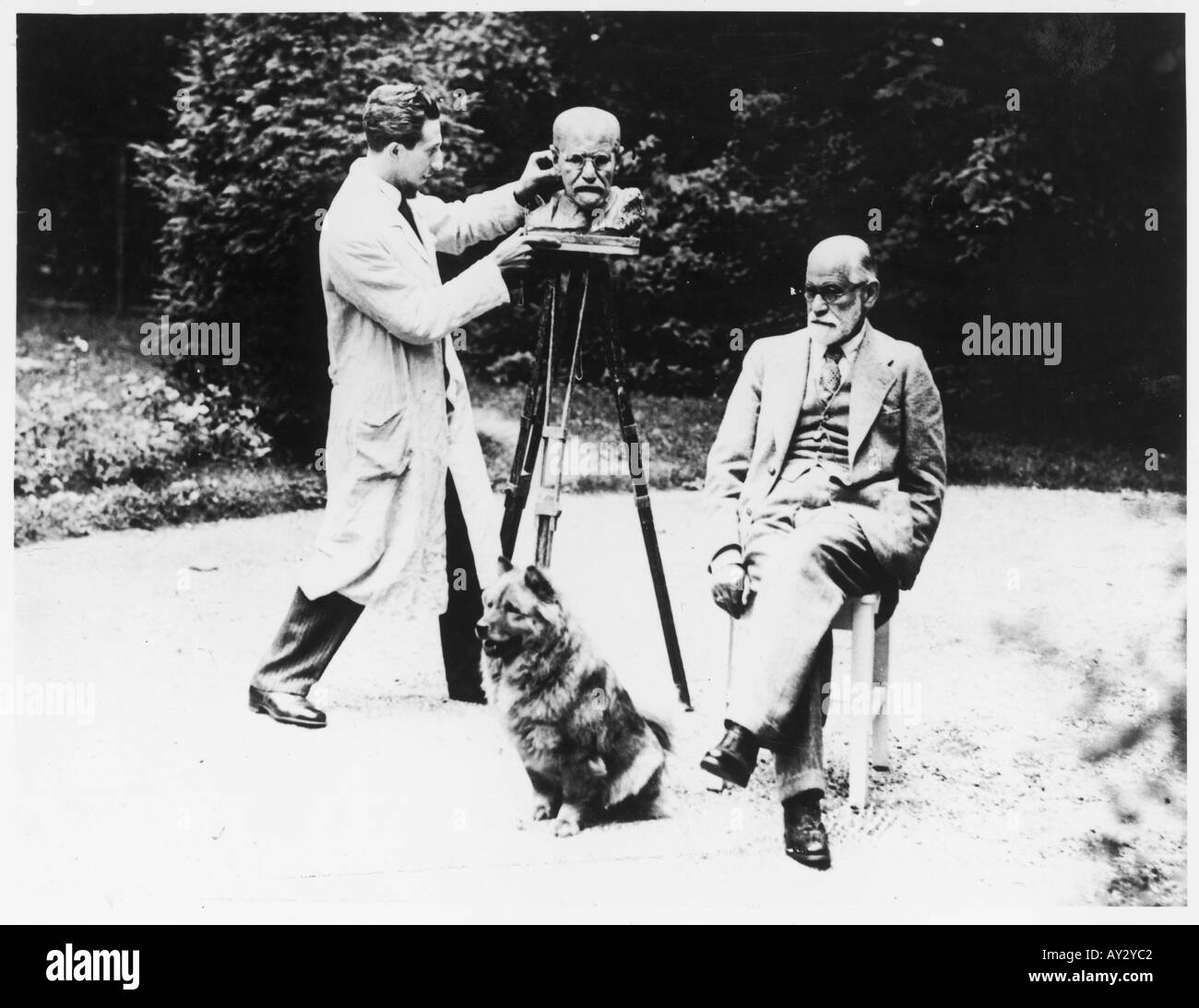 Oscar nemon hi-res stock photography and images - Alamy