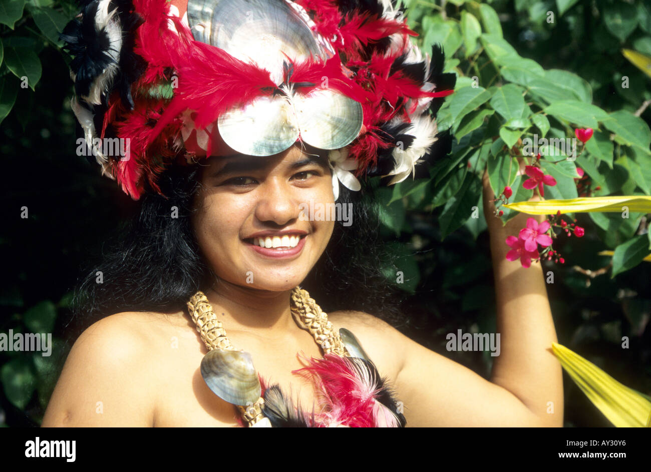 Cook island dance hi-res stock photography and images - Alamy