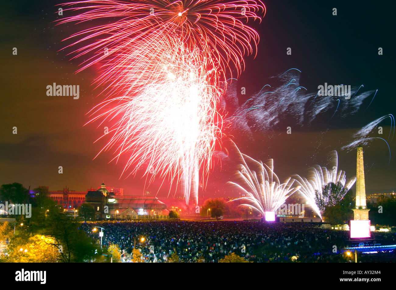 Bonfire night fireworks glasgow hi-res stock photography and images - Alamy