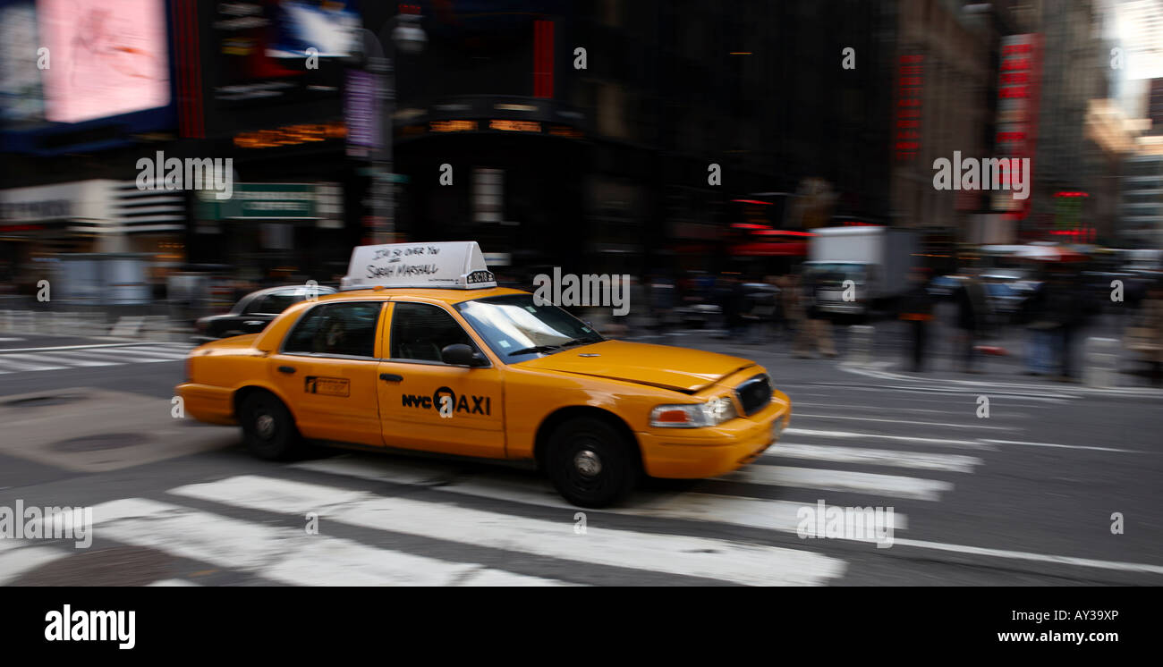 Streetlife in New York Manhattan Stock Photo - Alamy