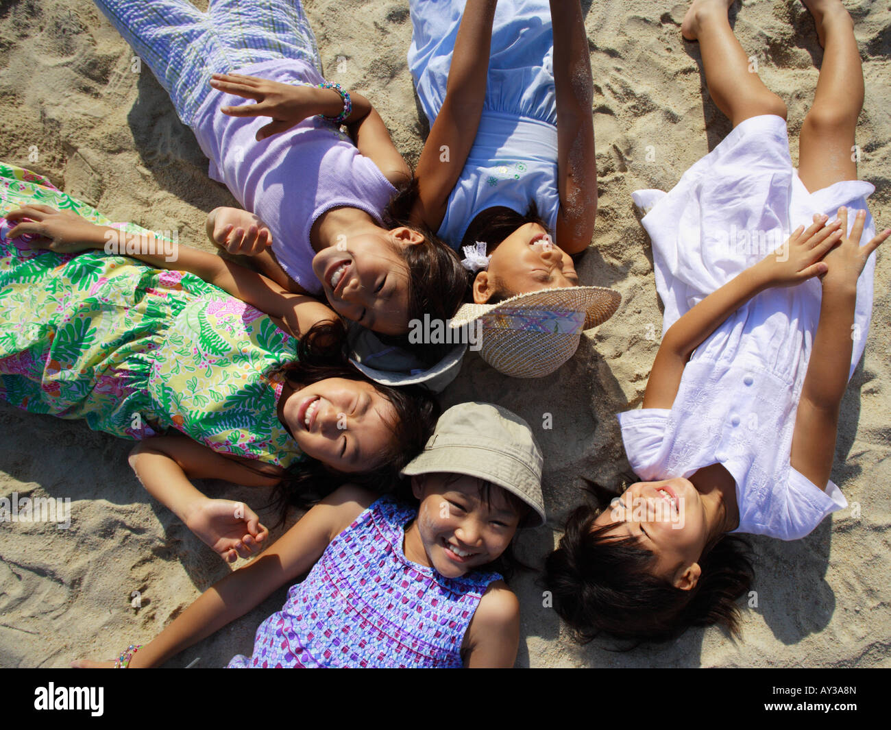 High five circle hi-res stock photography and images - Alamy