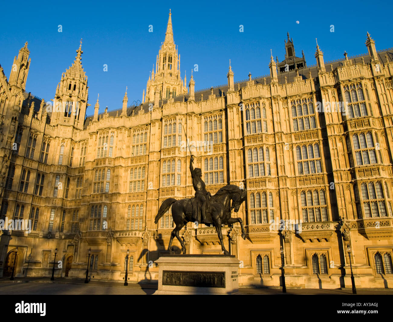 Europe UK england London richard II statue parliament 2008 Stock Photo ...