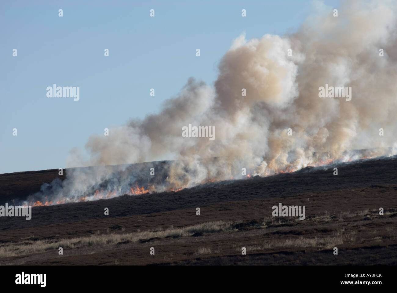 Moorland fire smoke hi-res stock photography and images - Alamy