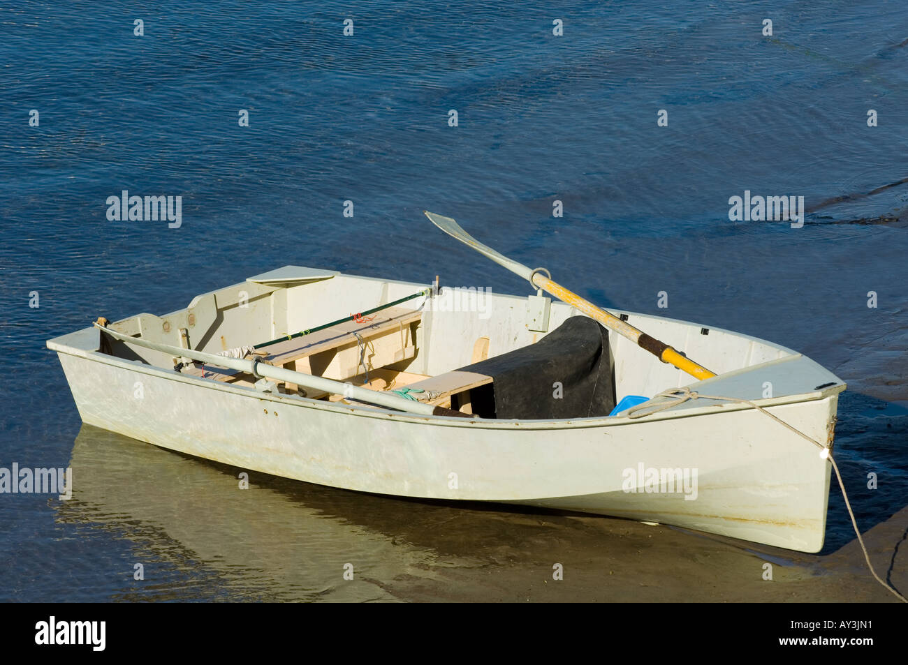 Rowlocks for oars hi-res stock photography and images - Alamy