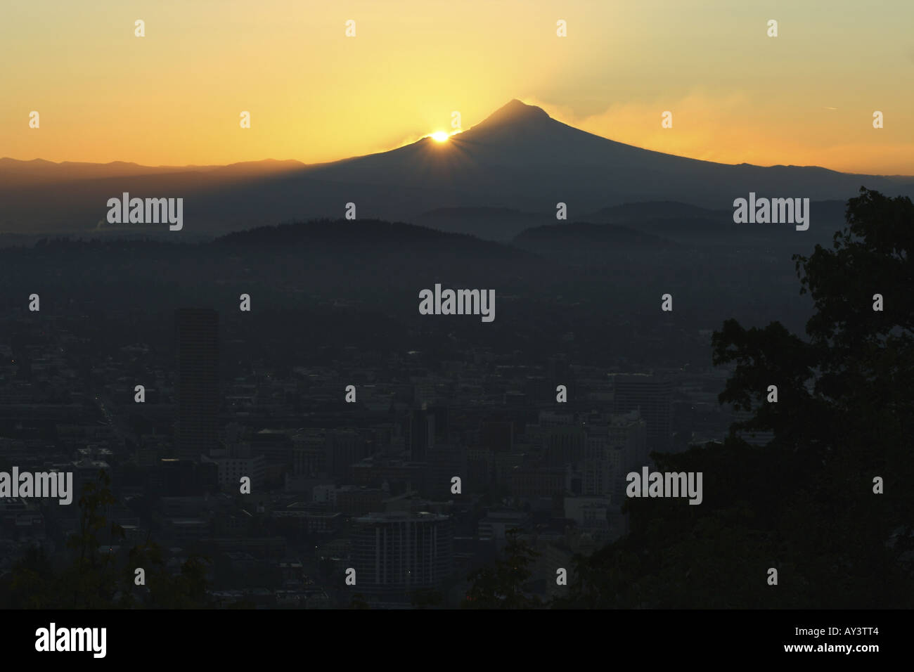 Sunrise over mount hood hi-res stock photography and images - Alamy