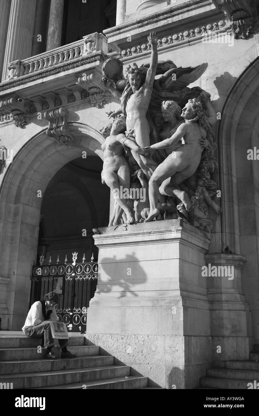 Steps in paris hi-res stock photography and images - Alamy