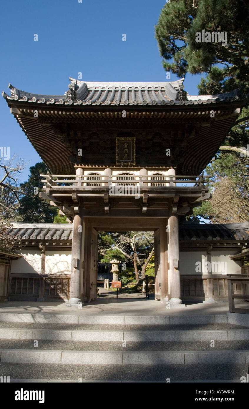 Entrance Gate to the Japanese Garden in Golden Gate Parl San Francisco ...