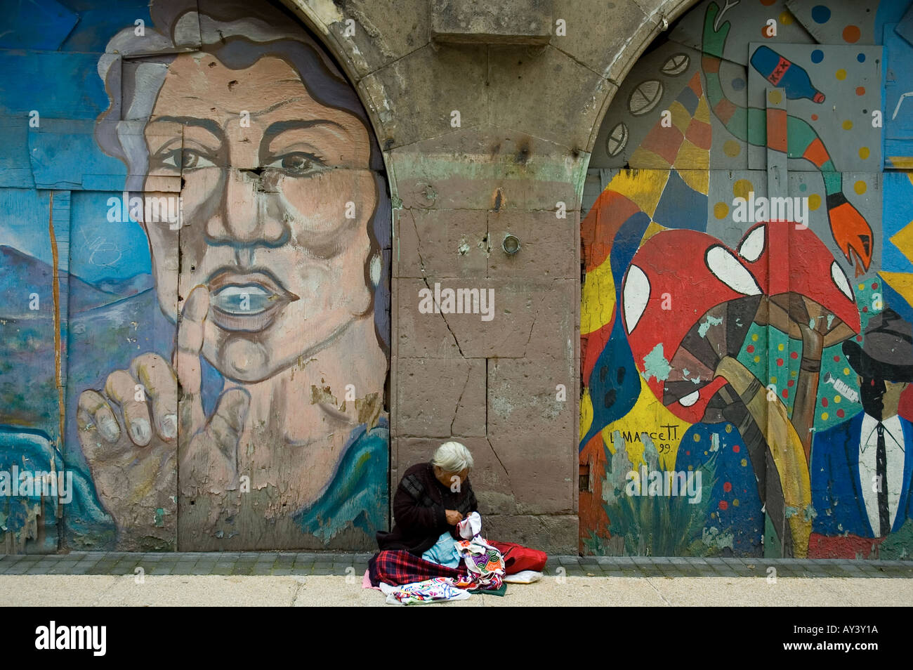 Homelessness mural hi-res stock photography and images - Alamy