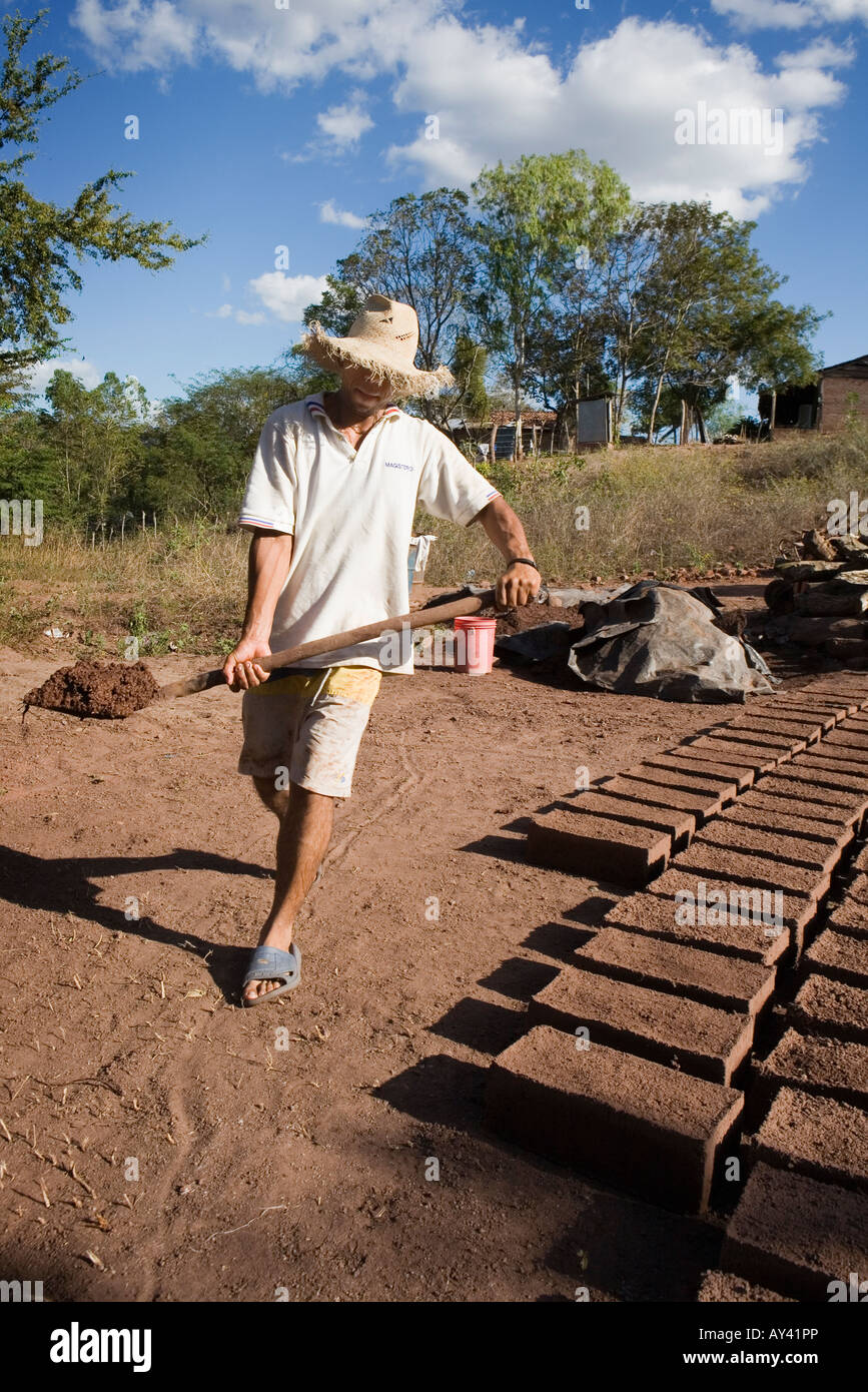 Buildings made of adobe bricks hi-res stock photography and images - Alamy