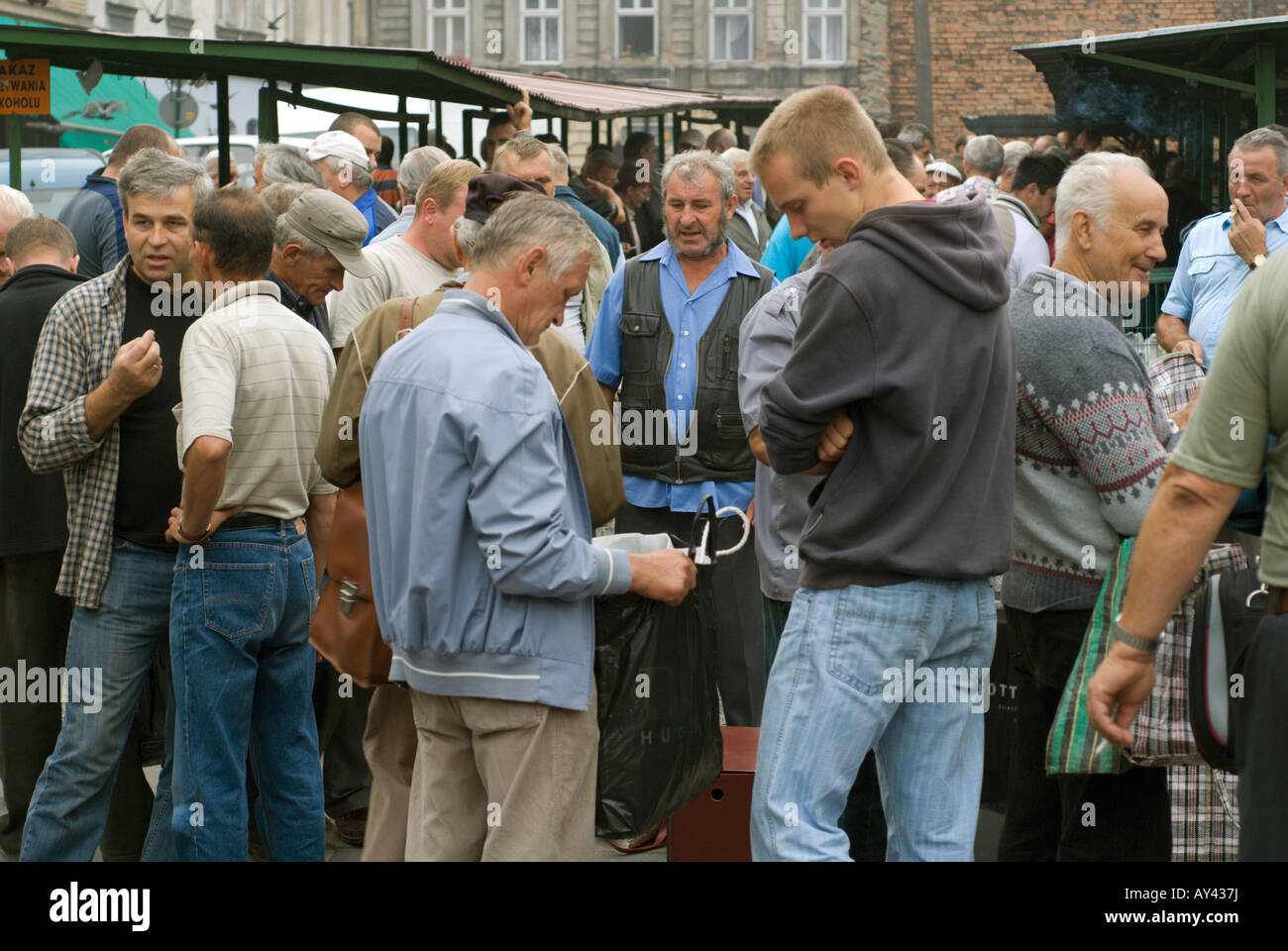 Crowd of men hi-res stock photography and images - Alamy