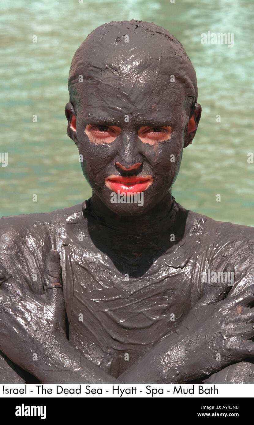 Israel The Dead Sea Hyatt Spa Mud Bath Stock Photo - Alamy