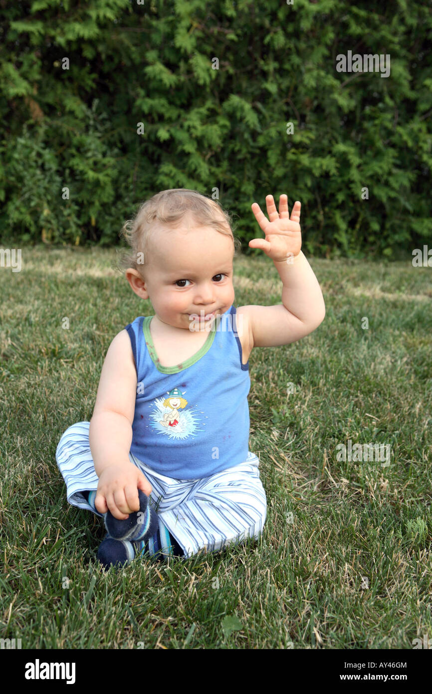 Fingers salute hi-res stock photography and images - Alamy