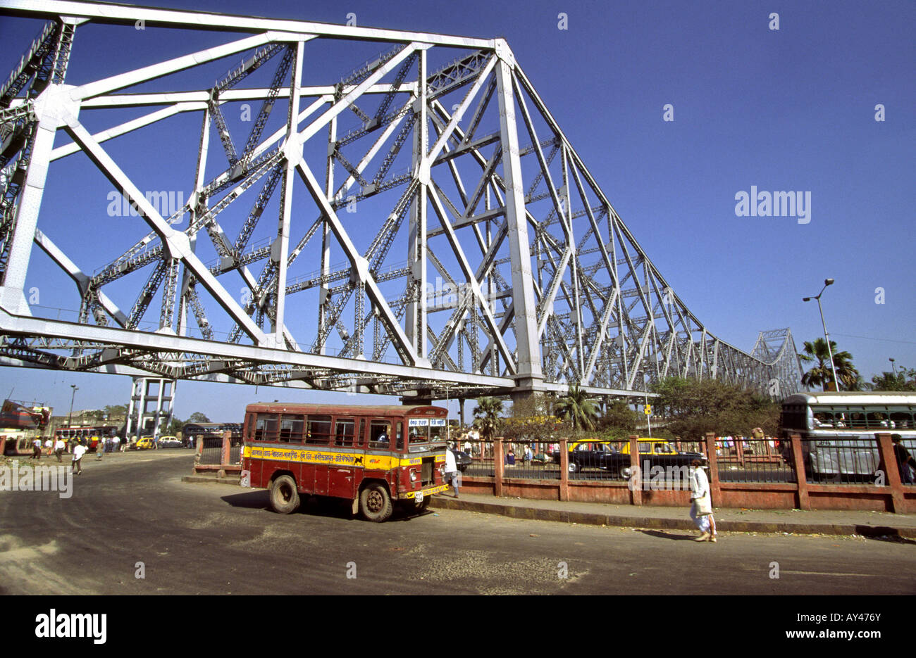 India West Bengal Calcutta Howrah Bridge busiest in world 75 000 ...