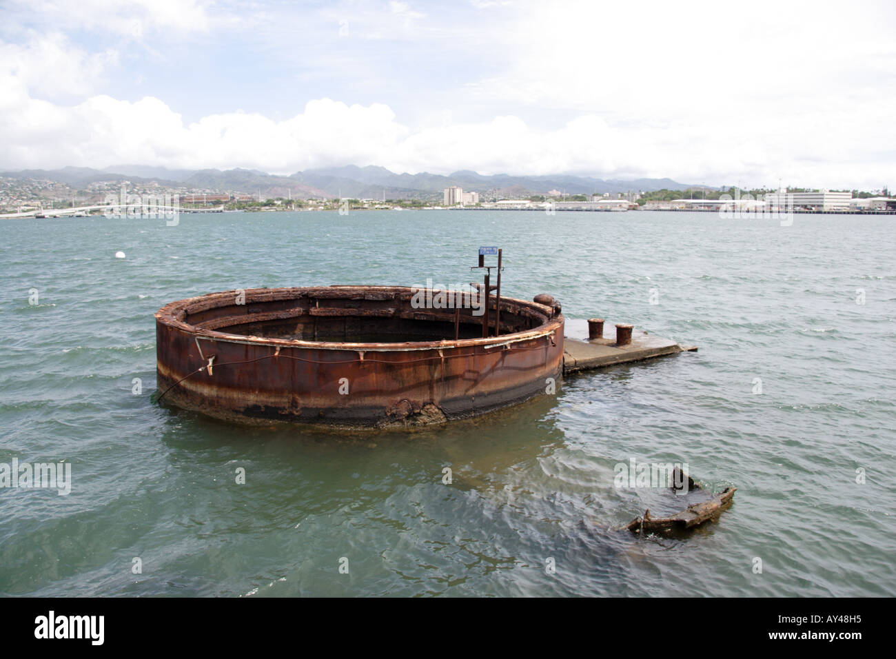 USS Arizona memorial at Pearl Harbor Oahu Hawaii Stock Photo - Alamy