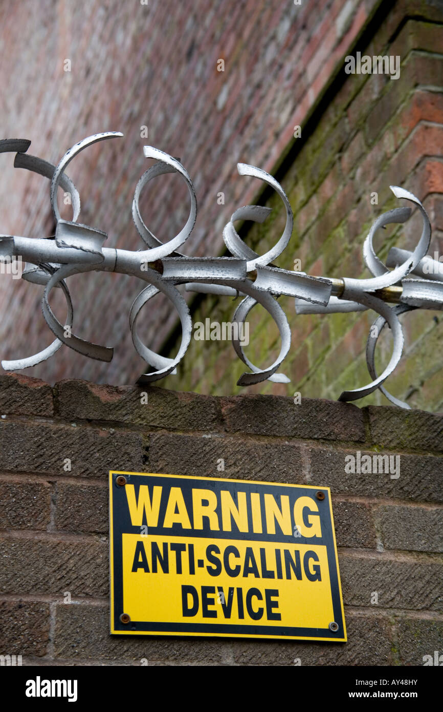 Anti burglar sign hi-res stock photography and images - Alamy