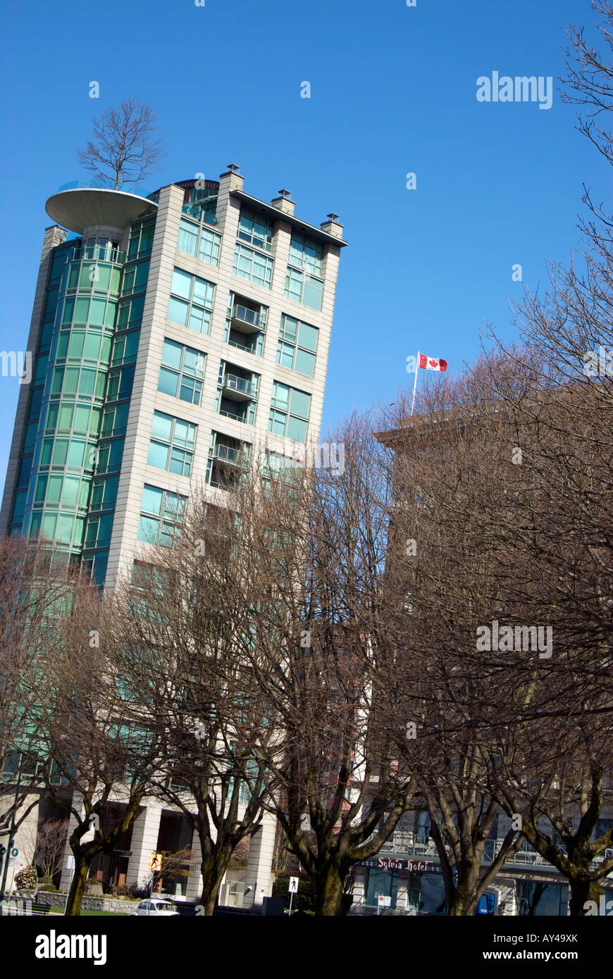 High rise apartment building canada hi-res stock photography and images ...