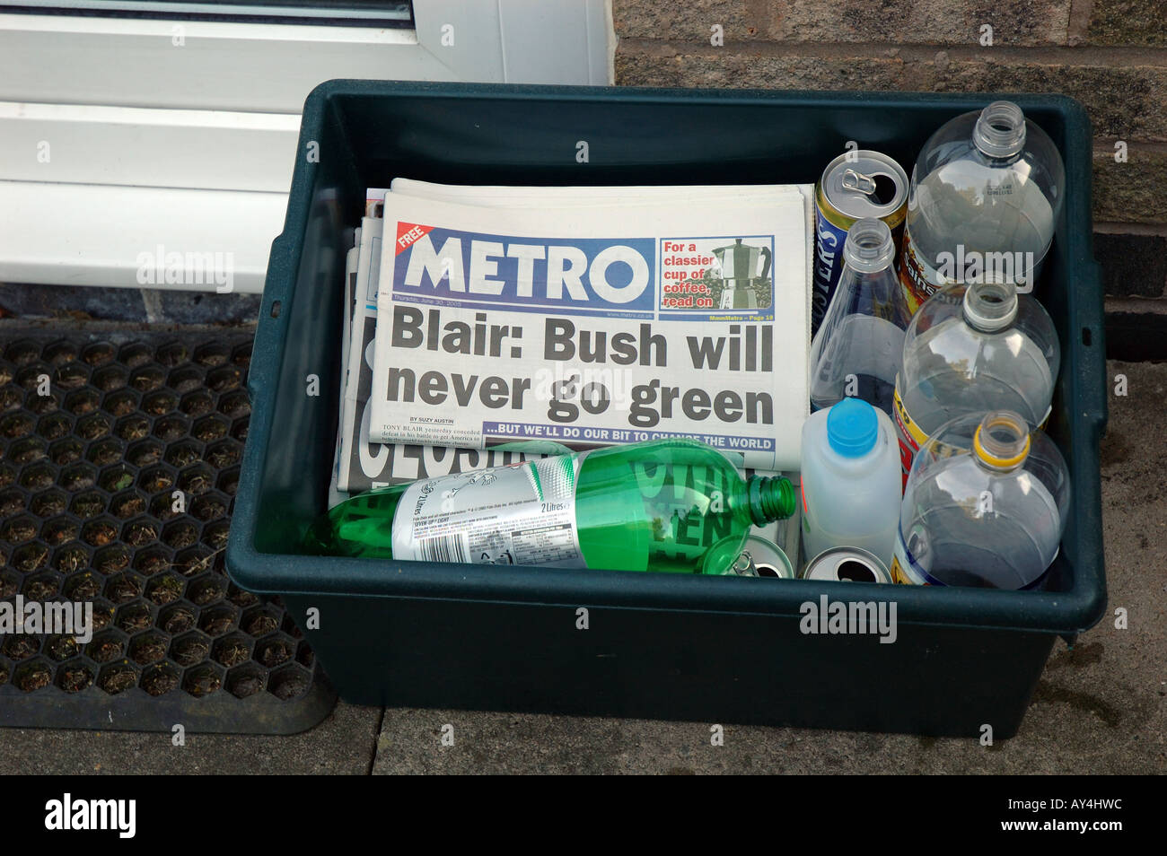 George w bush newspaper hi-res stock photography and images - Alamy