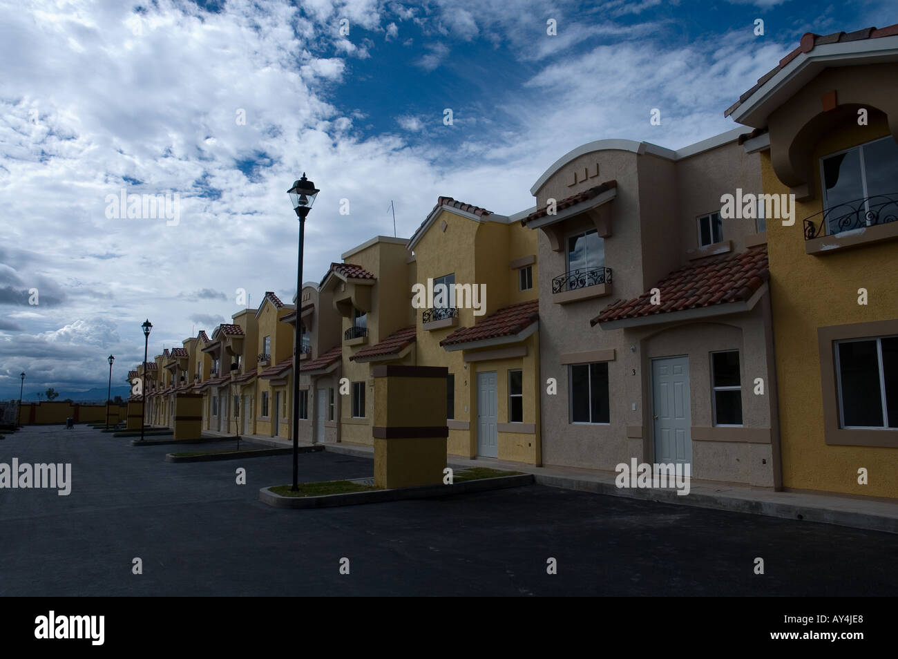 Finished houses and continuing construction in the Real del Sol low ...