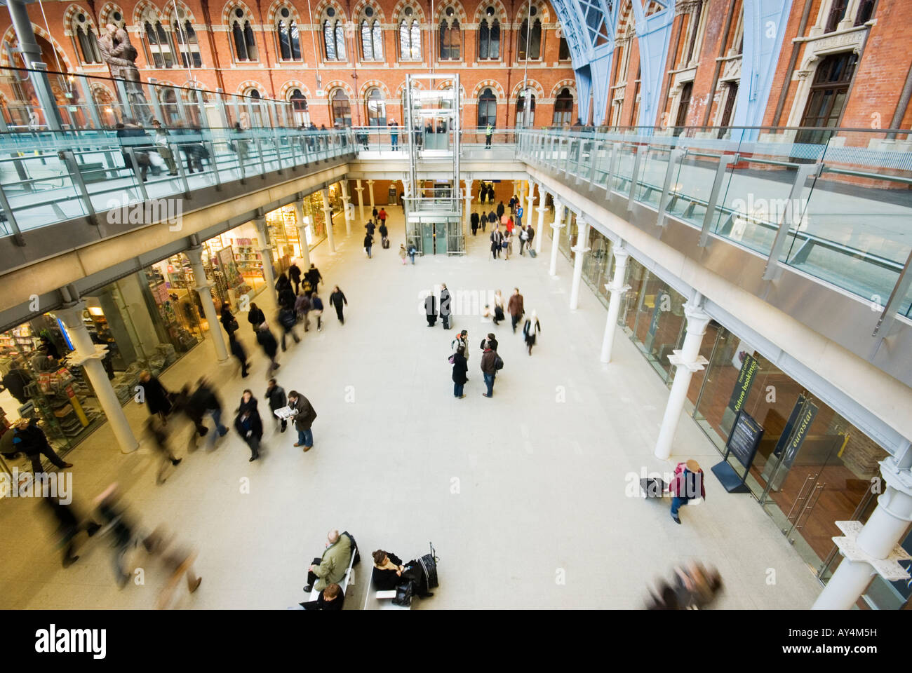 London Traveller High Resolution Stock Photography and Images - Alamy