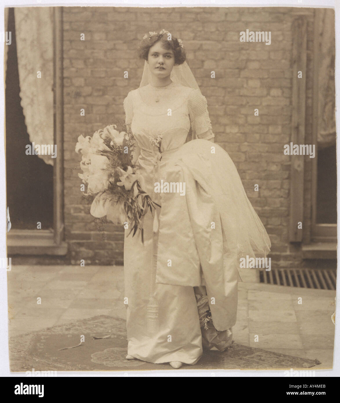 Edwardian Bride Photo Stock Photo - Alamy