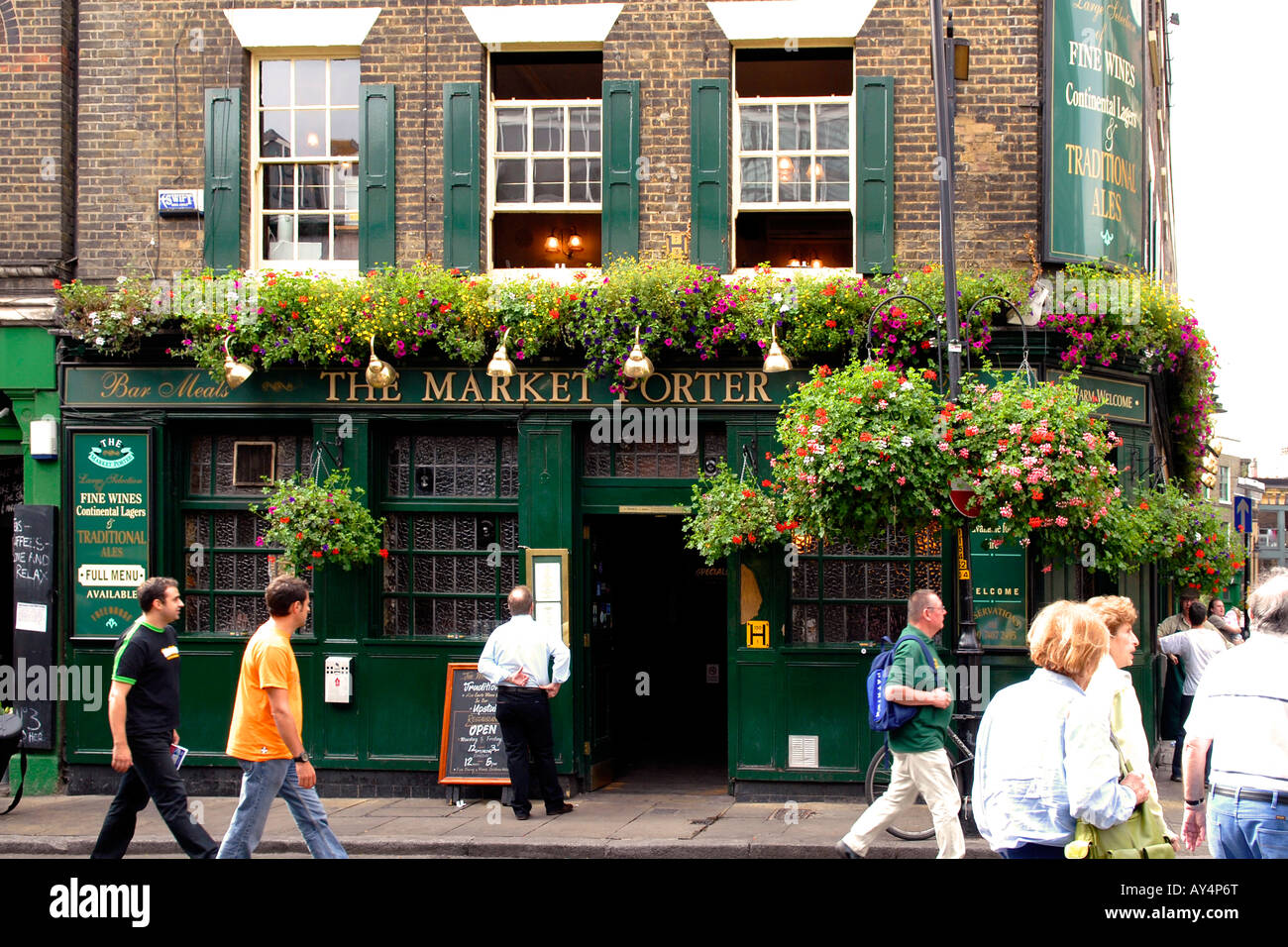 London Porter High Resolution Stock Photography and Images - Alamy