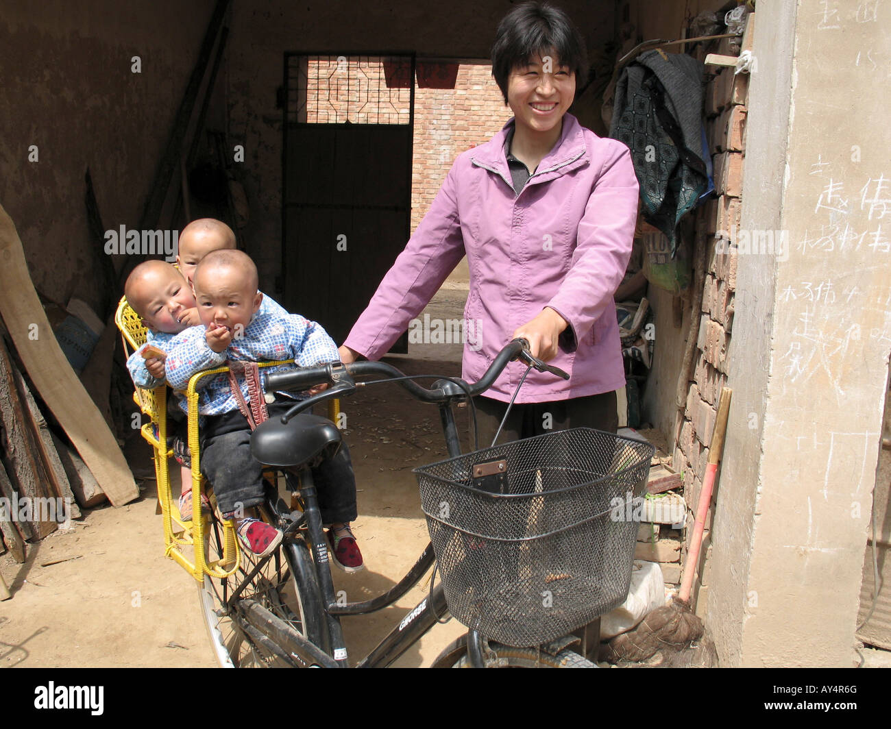 Triplet bicycle hi-res stock photography and images - Alamy