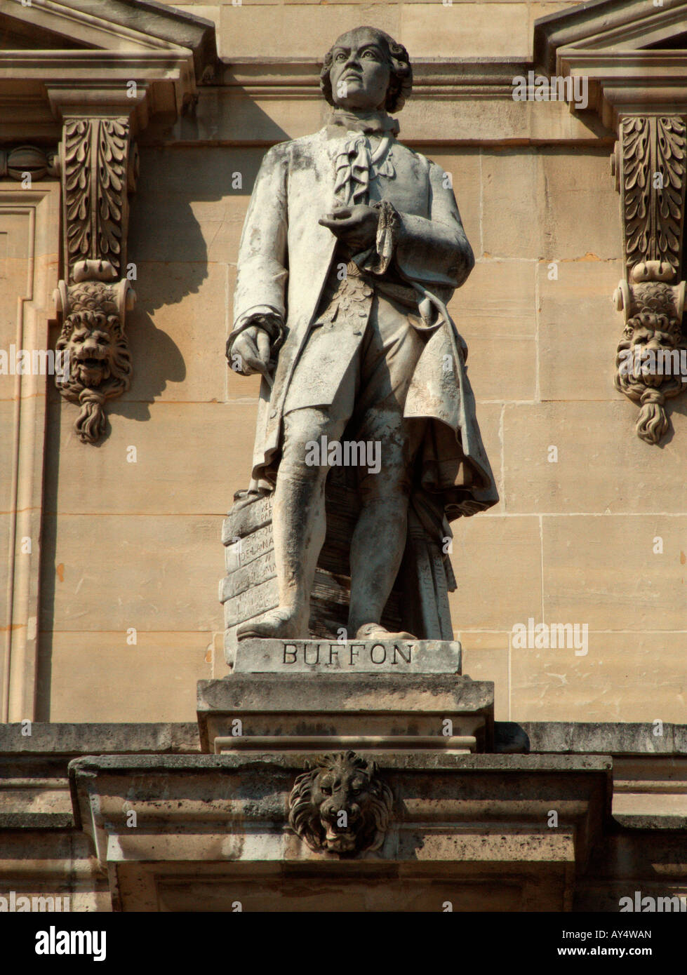 Statue of buffon hi-res stock photography and images - Alamy
