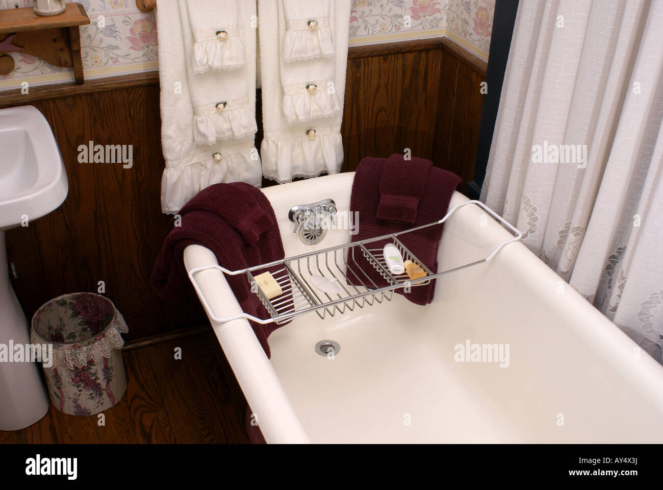 Antique wash tub hi-res stock photography and images - Alamy