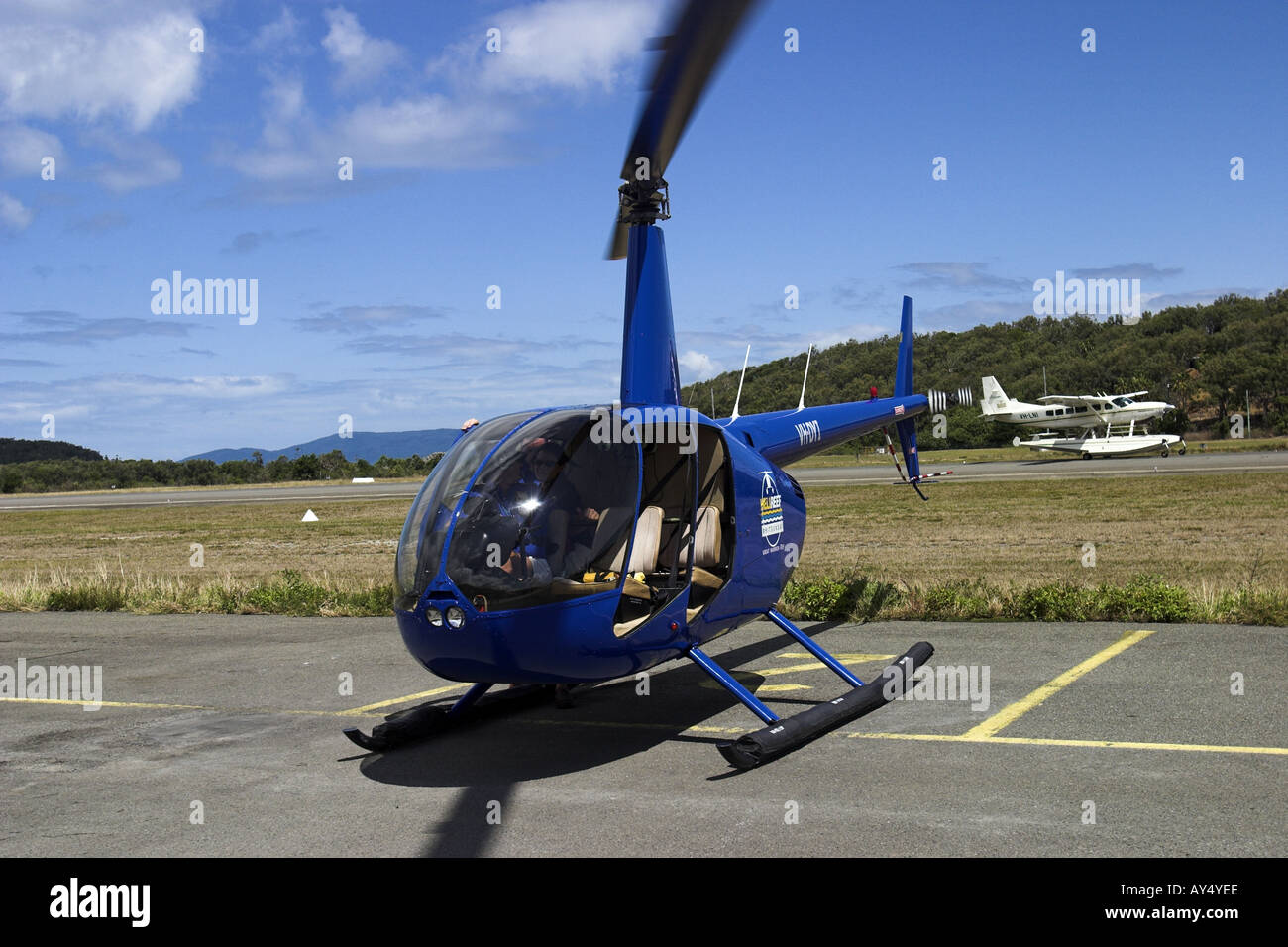 Robinson 44 Helicopter High Resolution Stock Photography and Images - Alamy