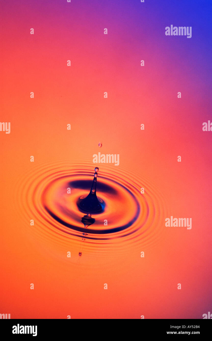 WATER SPLASH RINGS Stock Photo - Alamy