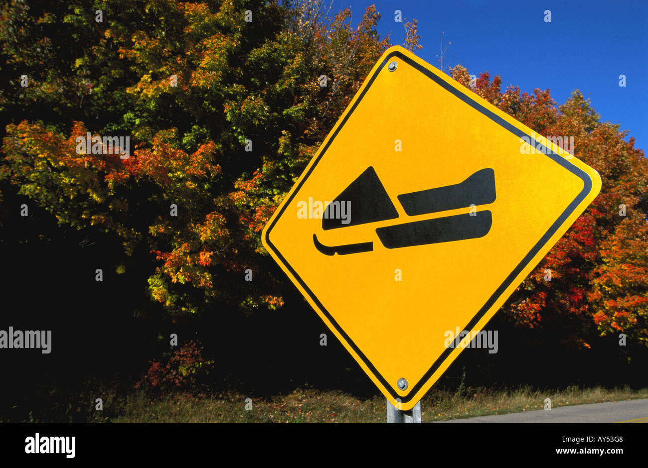 Quebec roadsign hi-res stock photography and images - Alamy