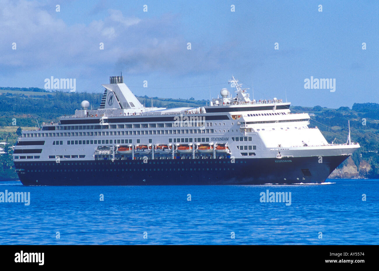 Hilo harbor hi-res stock photography and images - Alamy