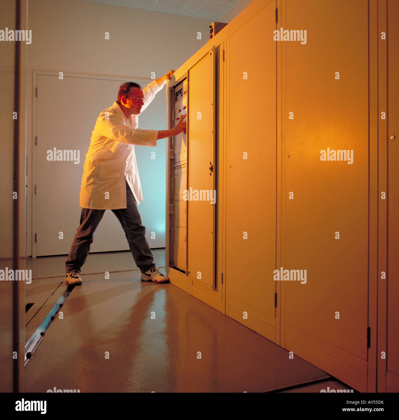 Electrical switchgear hi-res stock photography and images - Alamy