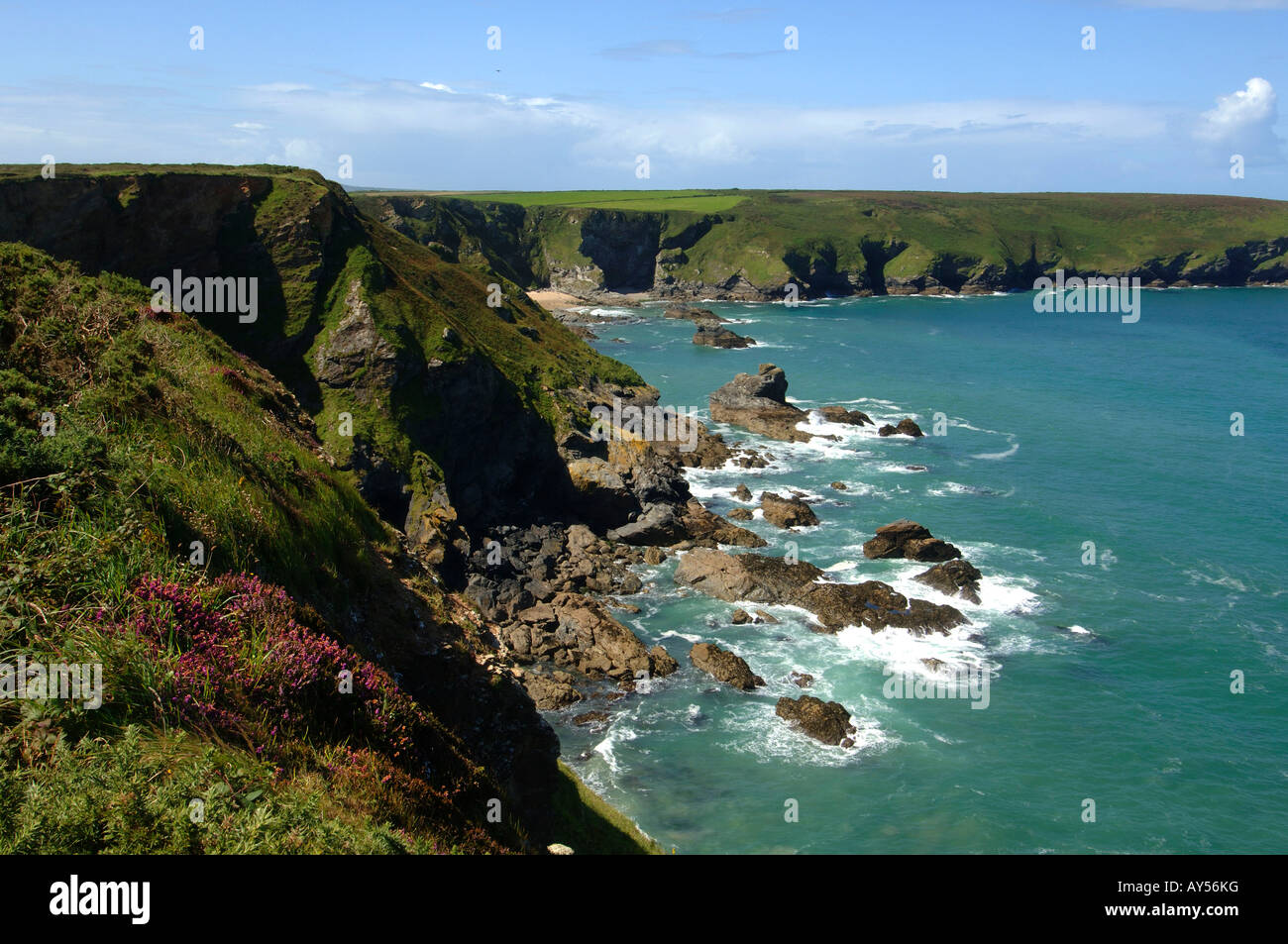 Cornwall Atlantic ocean cliffs Stock Photo - Alamy