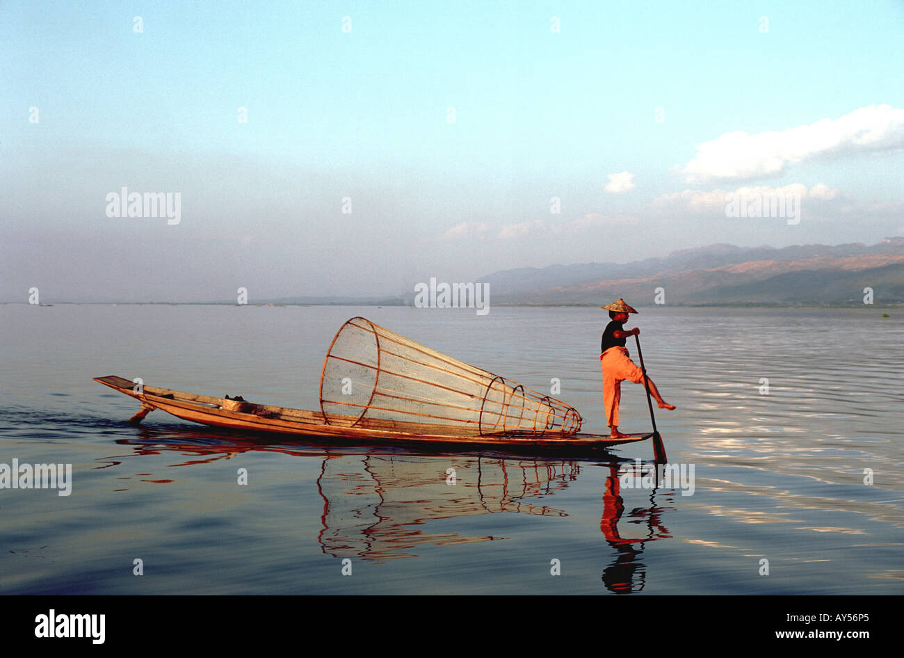 Myanmar Inle Lake Intha Fisherman Stock Photo - Alamy