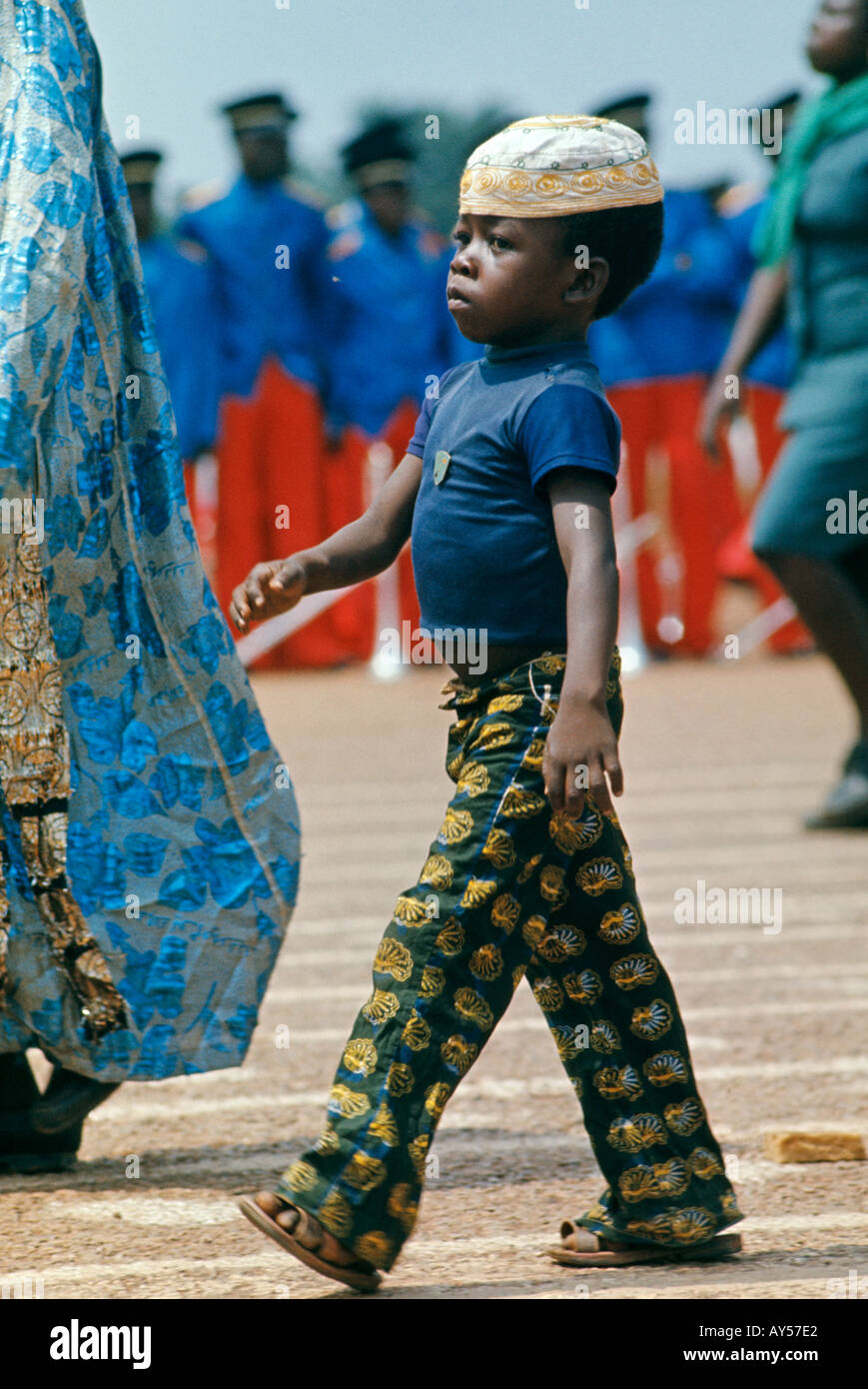 Marching parade hi-res stock photography and images - Alamy