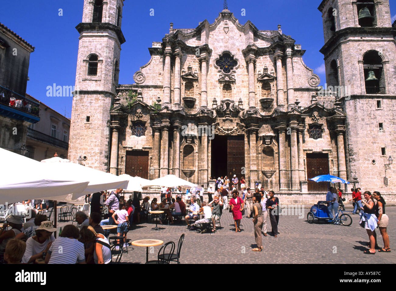 Colorful Scene and Architecture of Old Havana Cathedral Square Cuba ...